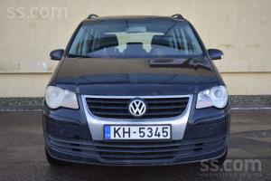 Melns Volkswagen Touran 2007 Talsi, ar dzinēja tilpumu 2.00 L un nobraukumu 413 tūkst. km par 1700 €, foto 3 vietnē AUTOMOTO.COM.LV