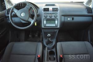 Melns Volkswagen Touran 2007 Talsi, ar dzinēja tilpumu 2.00 L un nobraukumu 413 tūkst. km par 1700 €, foto 5 vietnē AUTOMOTO.COM.LV