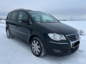 Black Volkswagen Touran 2007 in Kaunas, with an engine capacity of 2.00 L and mileage of 319 thousand km for 2200 €, photo 9 on AUTOMOTO.COM.LV