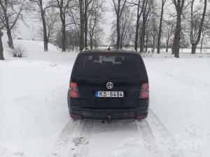 Black Volkswagen Touran 2007 in Jelgava, with an engine capacity of 2.00 L and mileage of 284 thousand km for 2300 €, photo 5 on AUTOMOTO.COM.LV