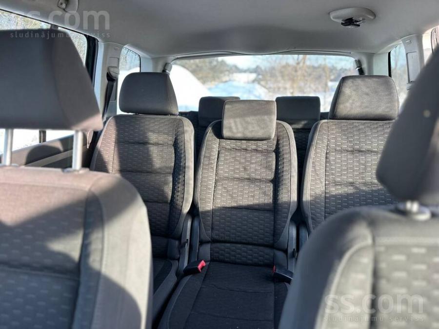 Melns Volkswagen Touran 2007 Daugavpils, ar dzinēja tilpumu 2.00 L un nobraukumu 291 tūkst. km par 3800 €, foto 2 vietnē AUTOMOTO.COM.LV