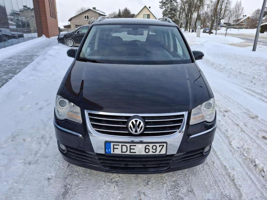 Melns Volkswagen Touran 2007 Utena, ar dzinēja tilpumu 1.97 L un nobraukumu 305 tūkst. km par 2650 €, foto 6 vietnē AUTOMOTO.COM.LV