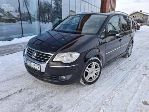 Melns Volkswagen Touran 2007 Utena, ar dzinēja tilpumu 2.00 L un nobraukumu 305 tūkst. km par 2650 €, foto 3 vietnē AUTOMOTO.COM.LV