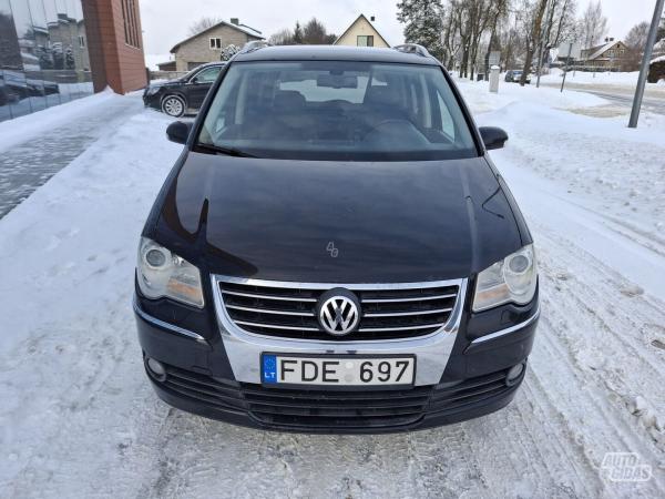 Black Volkswagen Touran 2007 in Utena, with an engine capacity of 2.00 L and mileage of 305 thousand km for 2650 €, photo 6 on AUTOMOTO.COM.LV