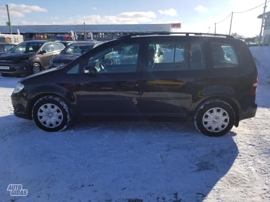 Melns Volkswagen Touran 2007 Kauņa, ar dzinēja tilpumu 1.90 L un nobraukumu 266 tūkst. km par 2550 €, foto 5 vietnē AUTOMOTO.COM.LV