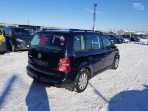 Melns Volkswagen Touran 2007 Kauņa, ar dzinēja tilpumu 1.90 L un nobraukumu 266 tūkst. km par 2550 €, foto 6 vietnē AUTOMOTO.COM.LV