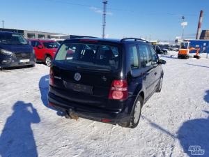 Melns Volkswagen Touran 2007 Kauņa, ar dzinēja tilpumu 1.90 L un nobraukumu 266 tūkst. km par 2550 €, foto 7 vietnē AUTOMOTO.COM.LV