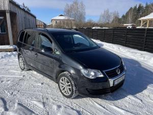 Black Volkswagen Touran 2007 in Moletai, with an engine capacity of 1.90 L and mileage of 300 thousand km for 2400 €, photo  on AUTOMOTO.COM.LV