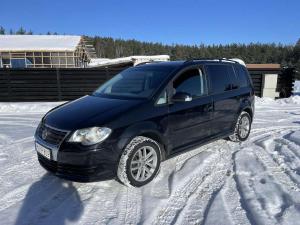Melns Volkswagen Touran 2007 Molėtai, ar dzinēja tilpumu 1.90 L un nobraukumu 300 tūkst. km par 2400 €, foto 6 vietnē AUTOMOTO.COM.LV