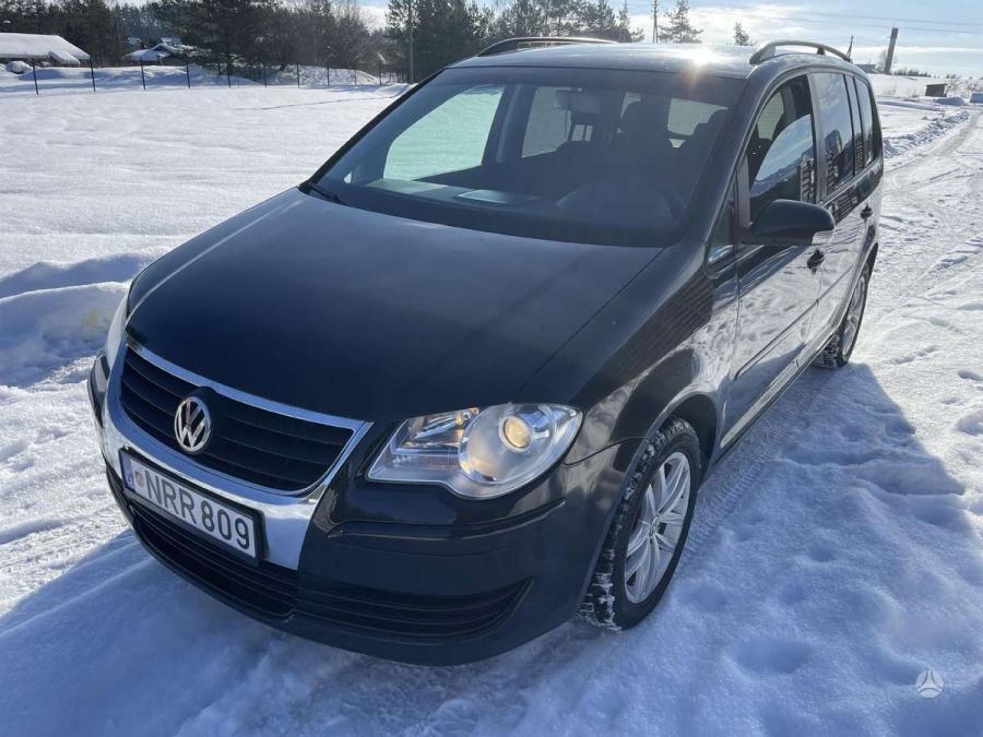 Melns Volkswagen Touran 2007 Molėtai, ar dzinēja tilpumu 1.90 L un nobraukumu 300 tūkst. km par 2400 €, foto 13 vietnē AUTOMOTO.COM.LV