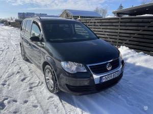 Melns Volkswagen Touran 2007 Molėtai, ar dzinēja tilpumu 1.90 L un nobraukumu 300 tūkst. km par 2400 €, foto 14 vietnē AUTOMOTO.COM.LV