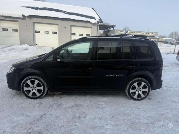 Melns Volkswagen Touran 2007 Marijampole, ar dzinēja tilpumu 1.97 L un nobraukumu 280 tūkst. km par 3500 €, foto 2 vietnē AUTOMOTO.COM.LV