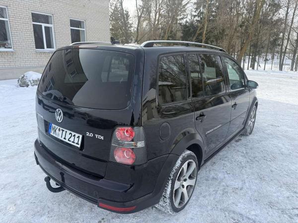 Melns Volkswagen Touran 2007 Marijampole, ar dzinēja tilpumu 1.97 L un nobraukumu 280 tūkst. km par 3500 €, foto 7 vietnē AUTOMOTO.COM.LV