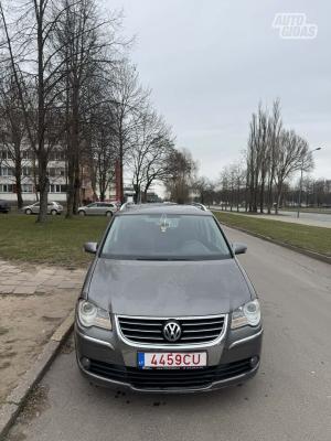 Black Volkswagen Touran 2007 in Klaipeda, with an engine capacity of 2.00 L and mileage of 313 thousand km for 1350 €, photo  on AUTOMOTO.COM.LV