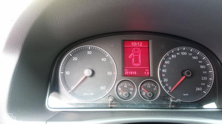 Black Volkswagen Touran 2007 in Vilnius, with an engine capacity of 2.00 L and mileage of 251 thousand km for 4550 €, photo 10 on AUTOMOTO.COM.LV