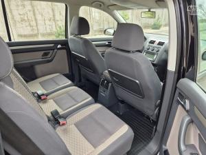 Black Volkswagen Touran 2007 in Mazeikiai, with an engine capacity of 2.00 L and mileage of 293 thousand km for 4200 €, photo 11 on AUTOMOTO.COM.LV