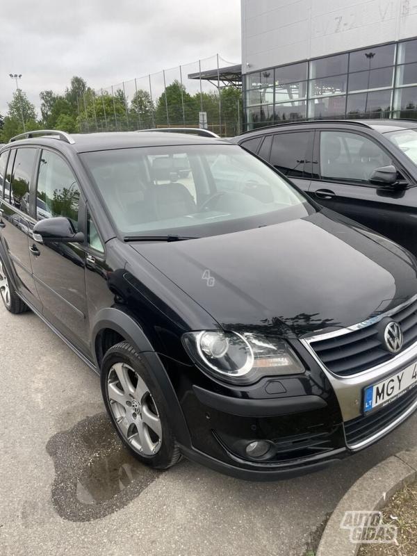 Black Volkswagen Touran 2007 in Siauliai, with an engine capacity of 1.40 L and mileage of 248 thousand km for 1350 €, photo 5 on AUTOMOTO.COM.LV