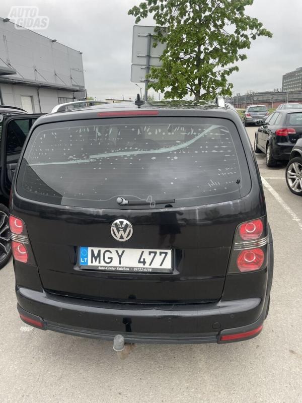 Black Volkswagen Touran 2007 in Siauliai, with an engine capacity of 1.40 L and mileage of 248 thousand km for 1350 €, photo 8 on AUTOMOTO.COM.LV