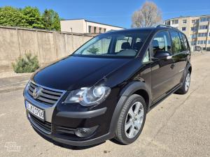 Melns Volkswagen Touran 2007 Mažeikiai, ar dzinēja tilpumu 2.00 L un nobraukumu 293 tūkst. km par 4200 €, foto  vietnē AUTOMOTO.COM.LV