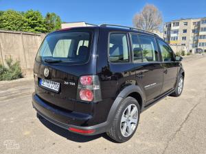 Melns Volkswagen Touran 2007 Mažeikiai, ar dzinēja tilpumu 2.00 L un nobraukumu 293 tūkst. km par 4200 €, foto 5 vietnē AUTOMOTO.COM.LV