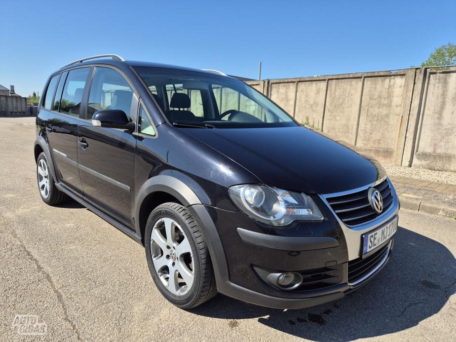 Melns Volkswagen Touran 2007 Mažeikiai, ar dzinēja tilpumu 2.00 L un nobraukumu 293 tūkst. km par 4200 €, foto 7 vietnē AUTOMOTO.COM.LV