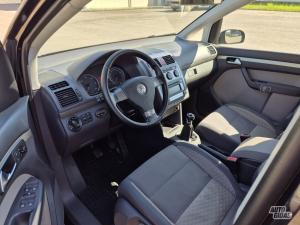 Melns Volkswagen Touran 2007 Mažeikiai, ar dzinēja tilpumu 2.00 L un nobraukumu 293 tūkst. km par 4200 €, foto 8 vietnē AUTOMOTO.COM.LV
