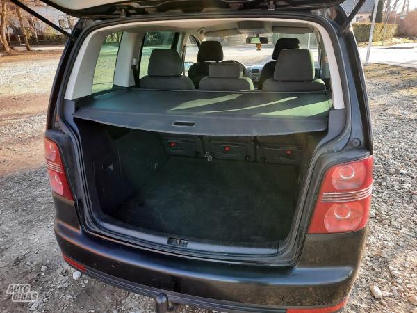 Melns Volkswagen Touran 2007 Kretinga, ar dzinēja tilpumu 2.00 L un nobraukumu 243 tūkst. km par 2400 €, foto 5 vietnē AUTOMOTO.COM.LV