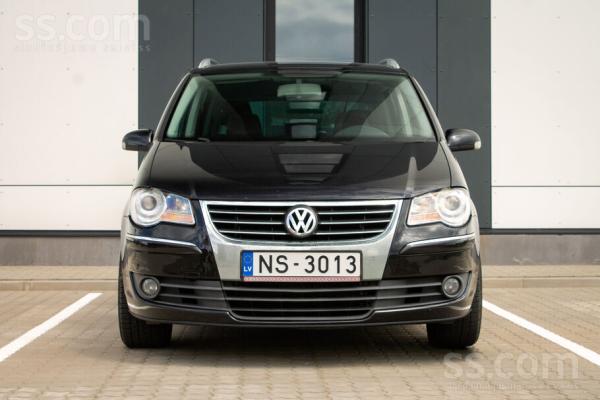 Melns Volkswagen Touran 2007 Jelgava, ar dzinēja tilpumu 2.00 L un nobraukumu 295 tūkst. km par 2650 €, foto 2 vietnē AUTOMOTO.COM.LV