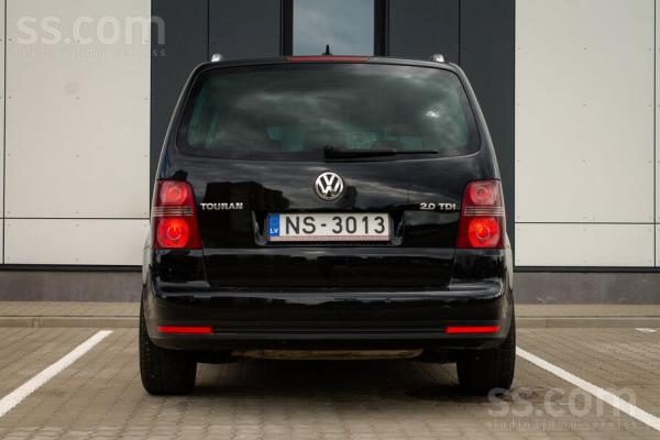 Melns Volkswagen Touran 2007 Jelgava, ar dzinēja tilpumu 2.00 L un nobraukumu 295 tūkst. km par 2650 €, foto 5 vietnē AUTOMOTO.COM.LV