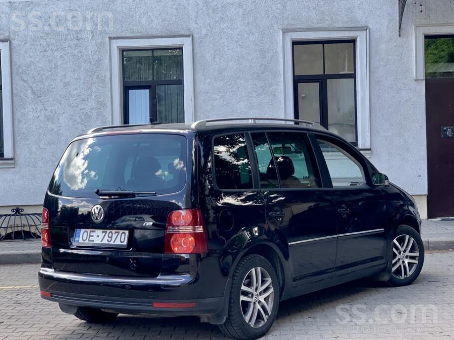 Melns Volkswagen Touran 2007 Rīga, ar dzinēja tilpumu 1.40 L un nobraukumu 242 tūkst. km par 4400 €, foto 6 vietnē AUTOMOTO.COM.LV