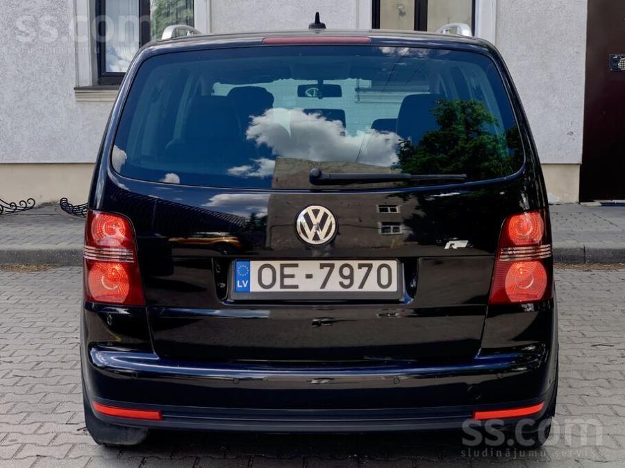 Melns Volkswagen Touran 2007 Rīga, ar dzinēja tilpumu 1.40 L un nobraukumu 242 tūkst. km par 4400 €, foto 13 vietnē AUTOMOTO.COM.LV