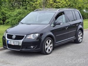 Melns Volkswagen Touran 2007 Rīga, ar dzinēja tilpumu 2.00 L un nobraukumu 0 tūkst. km par 2690 €, foto 3 vietnē AUTOMOTO.COM.LV