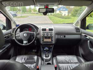 Melns Volkswagen Touran 2007 Rīga, ar dzinēja tilpumu 2.00 L un nobraukumu 0 tūkst. km par 2690 €, foto 8 vietnē AUTOMOTO.COM.LV