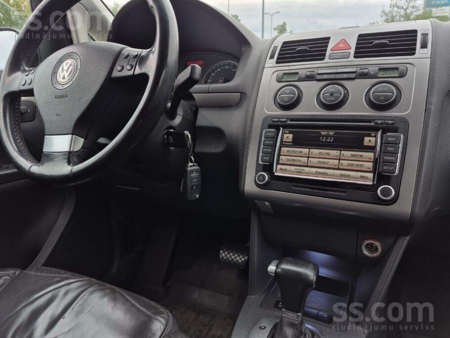 Melns Volkswagen Touran 2007 Rīga, ar dzinēja tilpumu 2.00 L un nobraukumu 0 tūkst. km par 2690 €, foto 9 vietnē AUTOMOTO.COM.LV