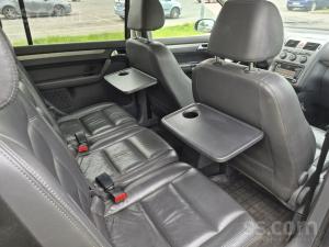 Melns Volkswagen Touran 2007 Rīga, ar dzinēja tilpumu 2.00 L un nobraukumu 0 tūkst. km par 2690 €, foto 16 vietnē AUTOMOTO.COM.LV