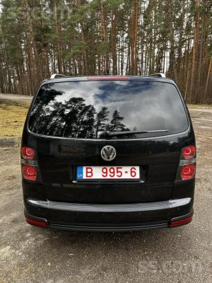 Black Volkswagen Touran 2007 in Jurmala, with an engine capacity of 1.40 L and mileage of 195 thousand km for 4590 €, photo 14 on AUTOMOTO.COM.LV