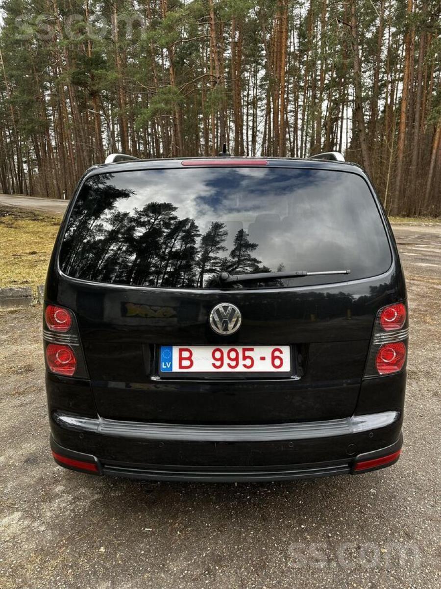 Black Volkswagen Touran 2007 in Jurmala, with an engine capacity of 1.40 L and mileage of 195 thousand km for 4590 €, photo 14 on AUTOMOTO.COM.LV