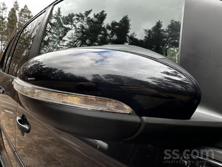 Black Volkswagen Touran 2007 in Jurmala, with an engine capacity of 1.40 L and mileage of 195 thousand km for 4590 €, photo 19 on AUTOMOTO.COM.LV