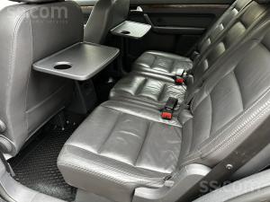 Black Volkswagen Touran 2007 in Jurmala, with an engine capacity of 1.40 L and mileage of 195 thousand km for 4590 €, photo 22 on AUTOMOTO.COM.LV