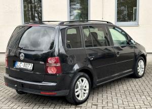 Melns Volkswagen Touran 2007 Jelgava, ar dzinēja tilpumu 2.00 L un nobraukumu 337 tūkst. km par 3450 €, foto 5 vietnē AUTOMOTO.COM.LV