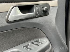 Melns Volkswagen Touran 2007 Jelgava, ar dzinēja tilpumu 2.00 L un nobraukumu 337 tūkst. km par 3450 €, foto 8 vietnē AUTOMOTO.COM.LV