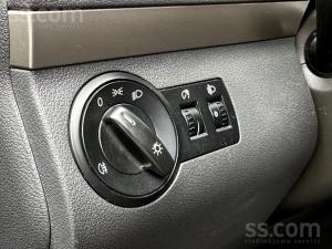 Melns Volkswagen Touran 2007 Jelgava, ar dzinēja tilpumu 2.00 L un nobraukumu 337 tūkst. km par 3450 €, foto 9 vietnē AUTOMOTO.COM.LV