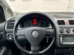 Melns Volkswagen Touran 2007 Jelgava, ar dzinēja tilpumu 2.00 L un nobraukumu 337 tūkst. km par 3450 €, foto 16 vietnē AUTOMOTO.COM.LV