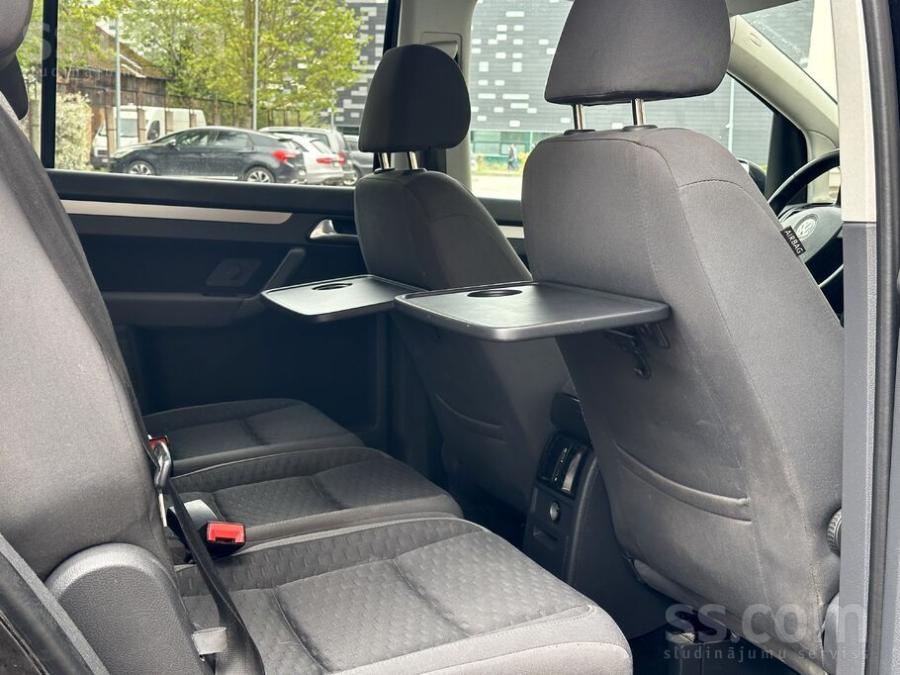 Melns Volkswagen Touran 2007 Jelgava, ar dzinēja tilpumu 2.00 L un nobraukumu 337 tūkst. km par 3450 €, foto 20 vietnē AUTOMOTO.COM.LV