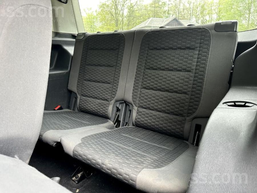 Melns Volkswagen Touran 2007 Jelgava, ar dzinēja tilpumu 2.00 L un nobraukumu 337 tūkst. km par 3450 €, foto 21 vietnē AUTOMOTO.COM.LV