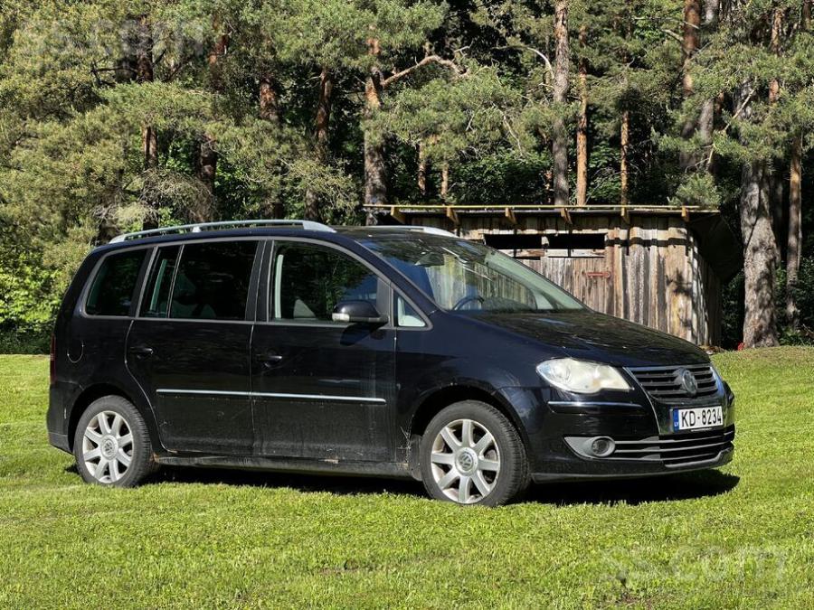 Black Volkswagen Touran 2007 in Riga, with an engine capacity of 2.00 L and mileage of 0 thousand km for 900 €, photo 1 on AUTOMOTO.COM.LV