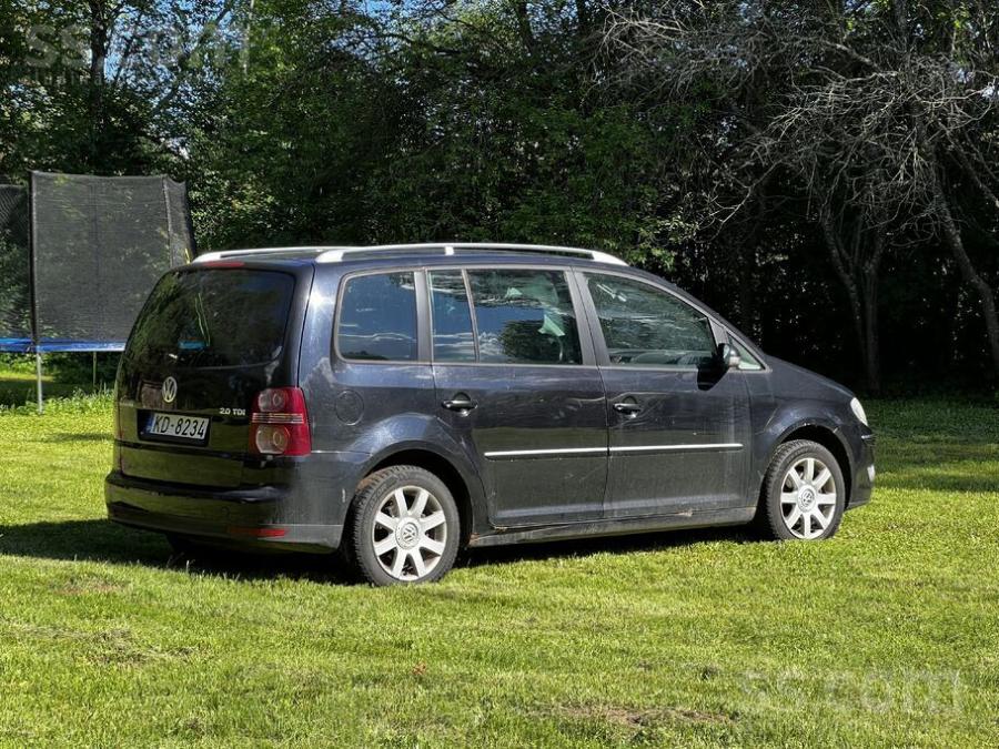 Black Volkswagen Touran 2007 in Riga, with an engine capacity of 2.00 L and mileage of 0 thousand km for 900 €, photo 4 on AUTOMOTO.COM.LV