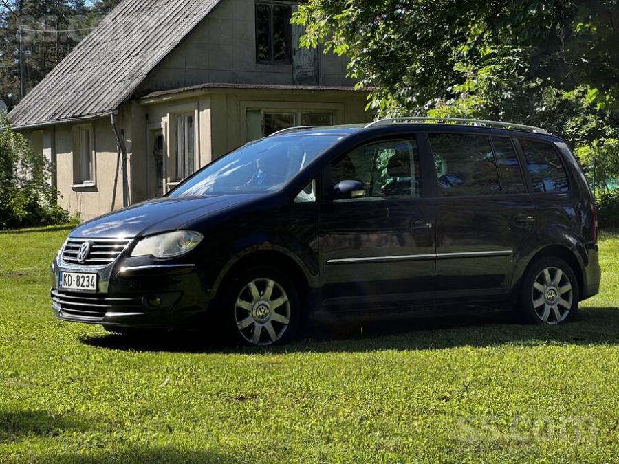 Black Volkswagen Touran 2007 in Riga, with an engine capacity of 2.00 L and mileage of 0 thousand km for 900 €, photo 7 on AUTOMOTO.COM.LV
