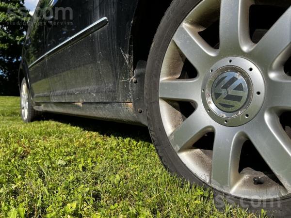 Black Volkswagen Touran 2007 in Riga, with an engine capacity of 2.00 L and mileage of 0 thousand km for 900 €, photo 10 on AUTOMOTO.COM.LV