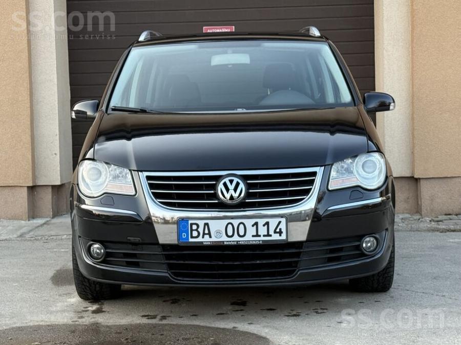 Melns Volkswagen Touran 2007 Ogre, ar dzinēja tilpumu 1.60 L un nobraukumu 153 tūkst. km par 4995 €, foto 3 vietnē AUTOMOTO.COM.LV